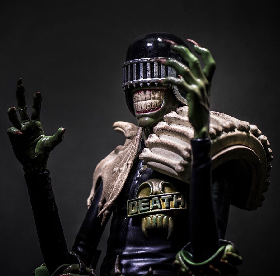 Unbox Studios reveals Marshal Law figure